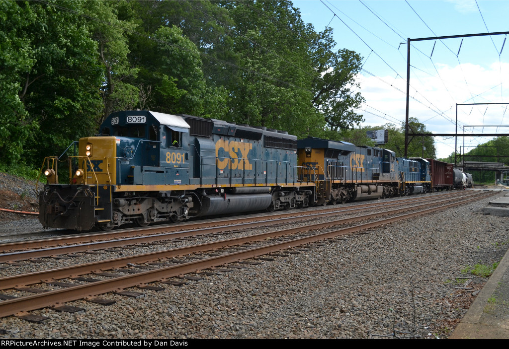 CSX SD40-2 8091 leads Q418-25